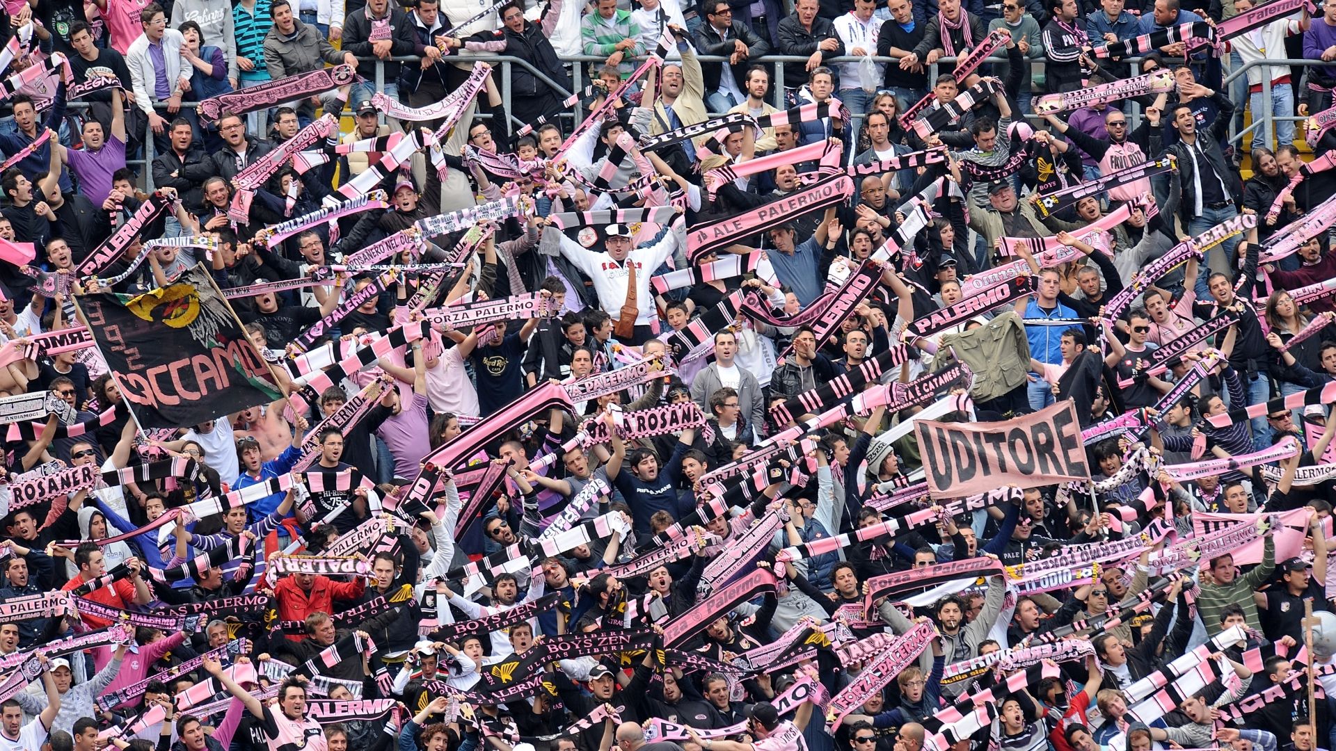 Rissa in tribuna durante Palermo-Catanzaro: tensione tra tifosi ...
