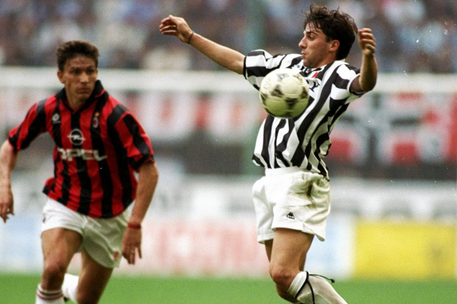 1 agosto 1995: Del Piero segna un gol meraviglioso al Borussia | Il ...