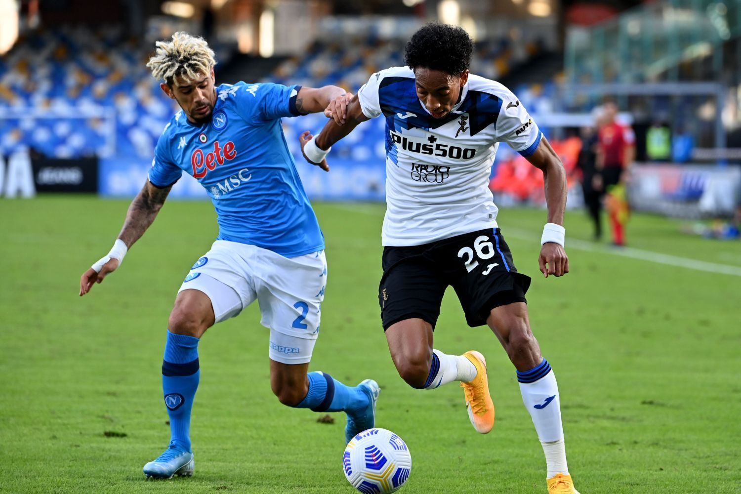 Napoli, incidente per Malcuit in città: auto distrutta ma il giocatore ...