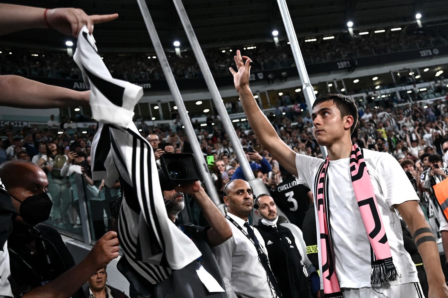 Dybala compie 29 anni: gli auguri della Juve FOTO | Il BiancoNero