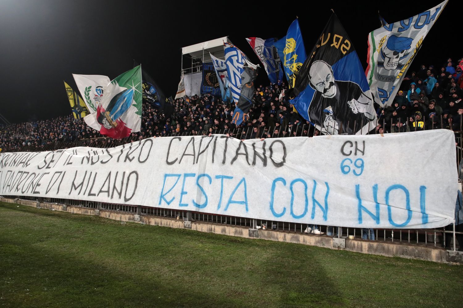 Inter, striscione dei tifosi per Skriniar: 'Sei il padrone di Milano ...