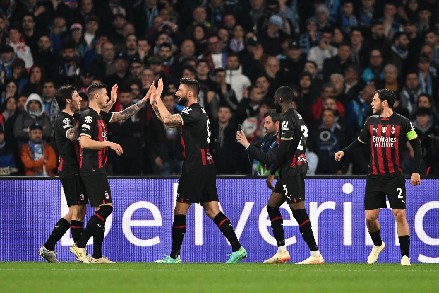 Biglietti Milan-Inter: in vendita dalle 12, prezzi e modalità d'acquisto | Calciomercato