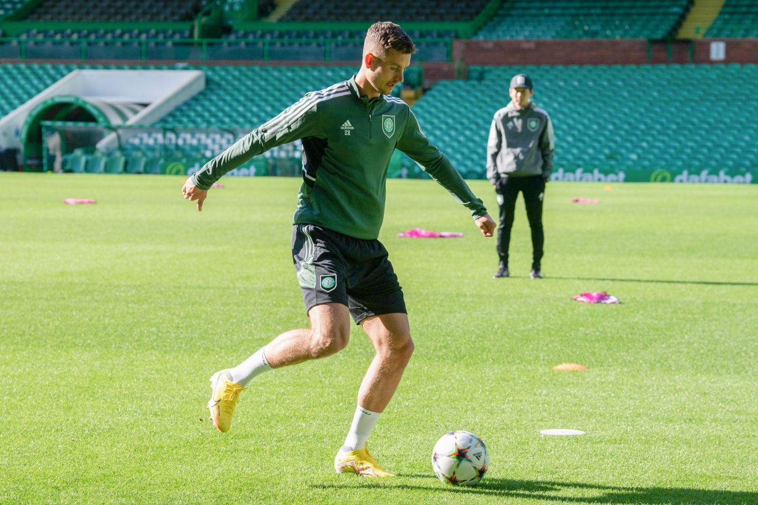 Como, UFFICIALE il colpo Abildgaard: ha giocato col Verona | Calciomercato