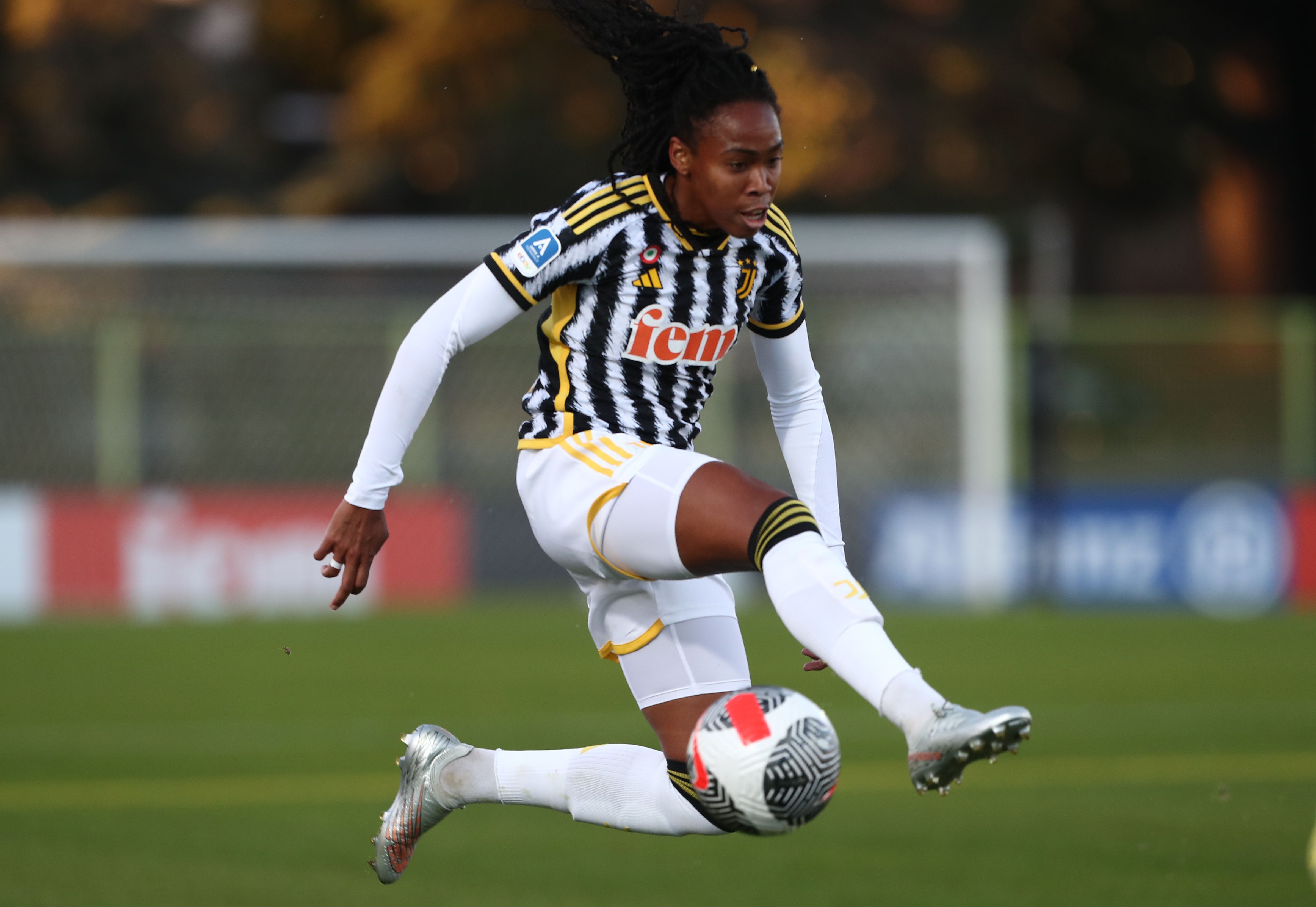 Lindsey Thomas rinnova con la Juventus Women: ufficiale l'accordo fino al 2026 | Il BiancoNero