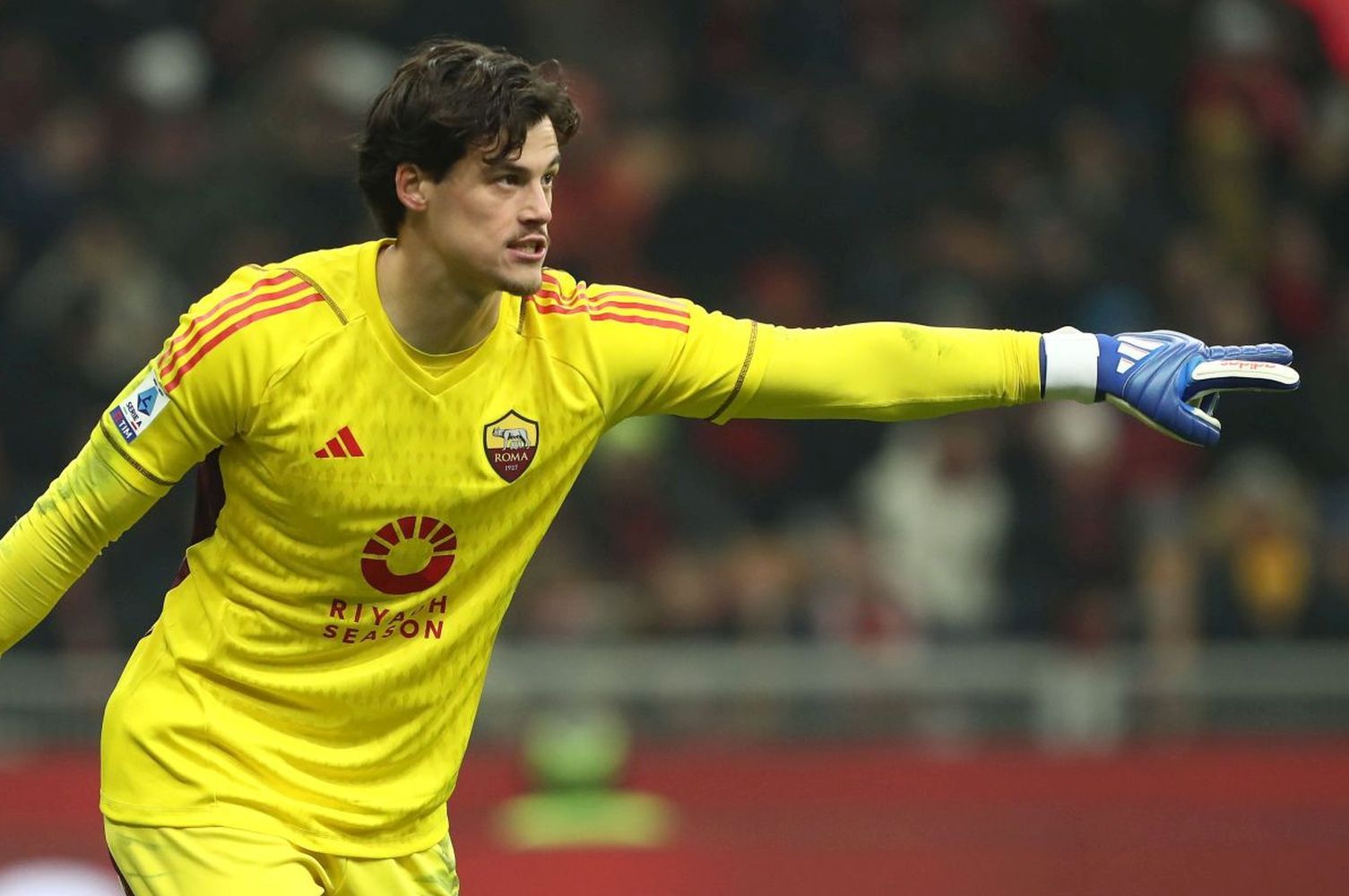 Svilar o Rui Patricio? Chi è il portiere titolare nella Roma ...