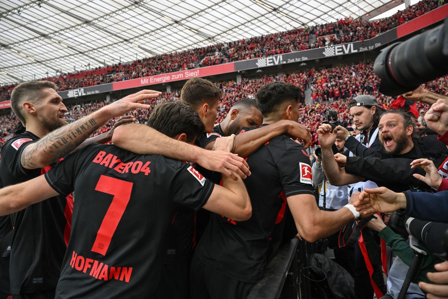 'Neverkusen no more': il Bayer Leverkusen è campione di Germania. I ...