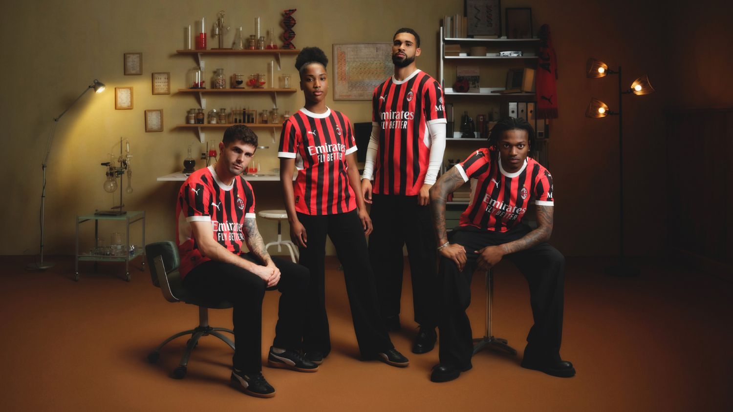 Milan, UFFICIALE la nuova prima maglia 2024/25. "Made with Milanismo ...