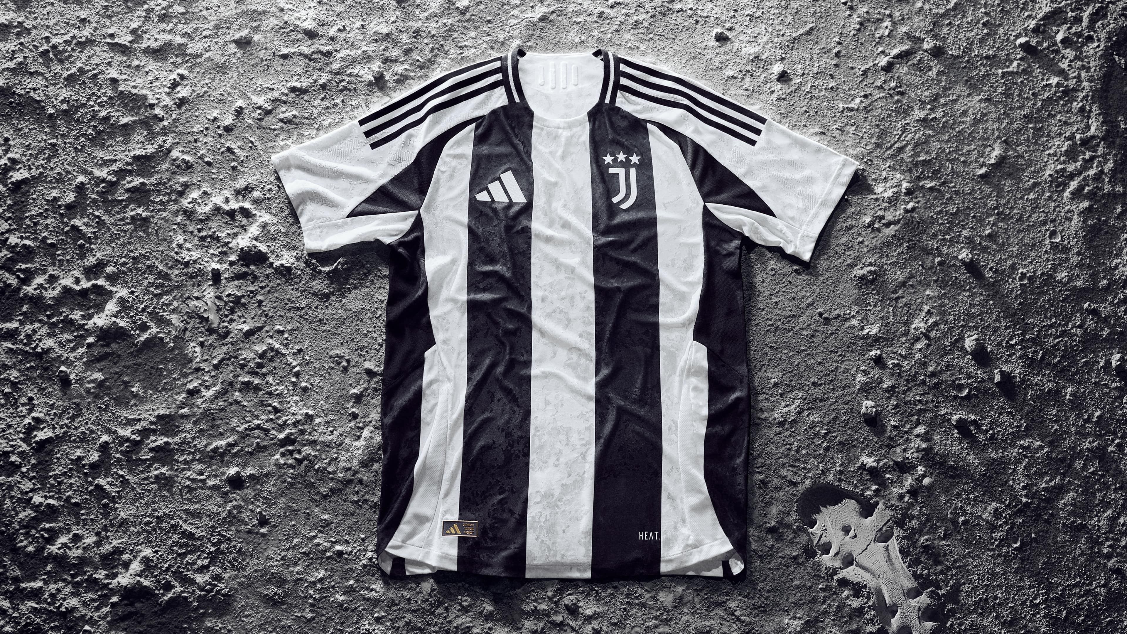 Gazzetta - Juventus, la nuova maglia fa impazzire i tifosi: boom di ...