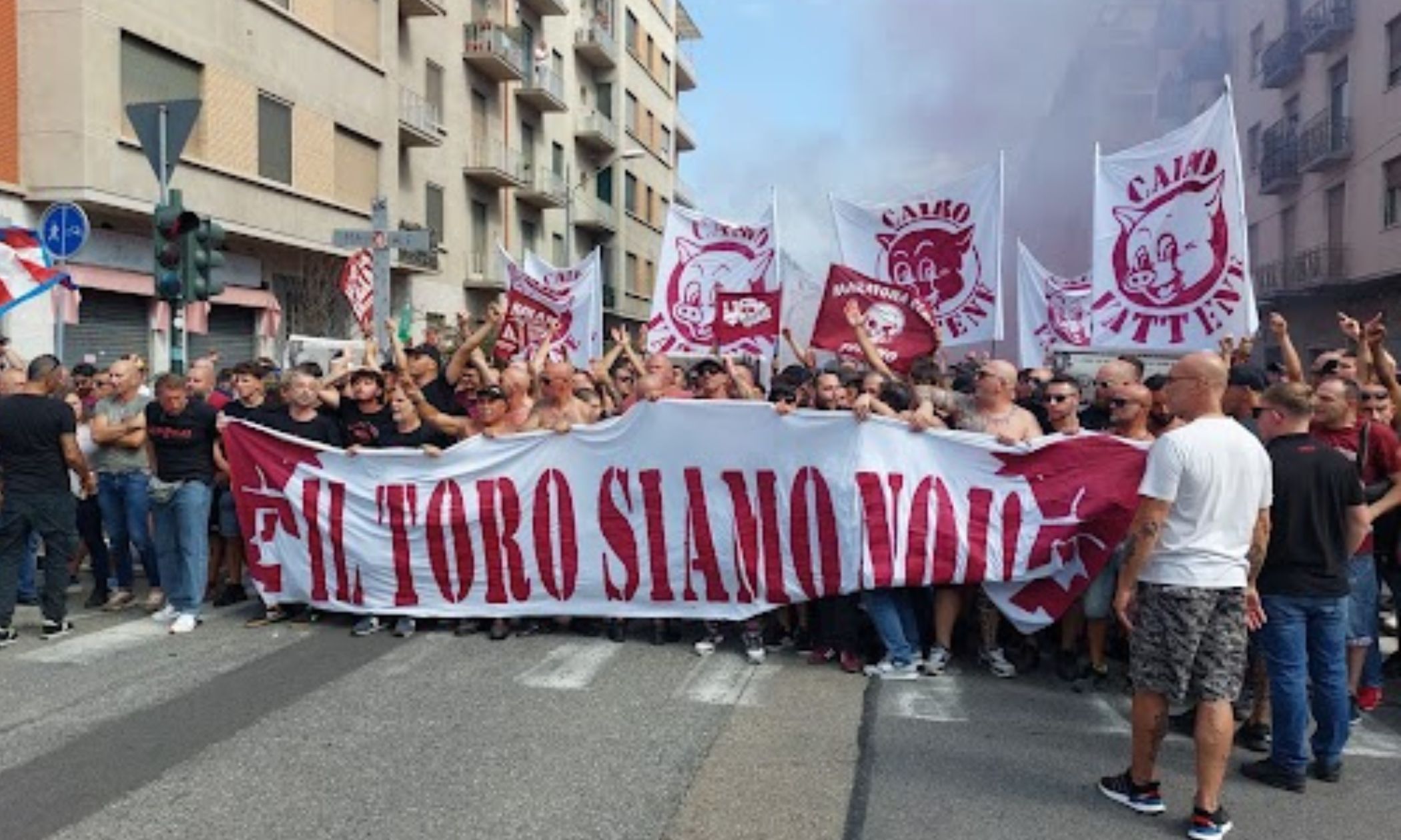 Torino, "Cairo vattene": in 15mila per la maxi-contestazione al ...
