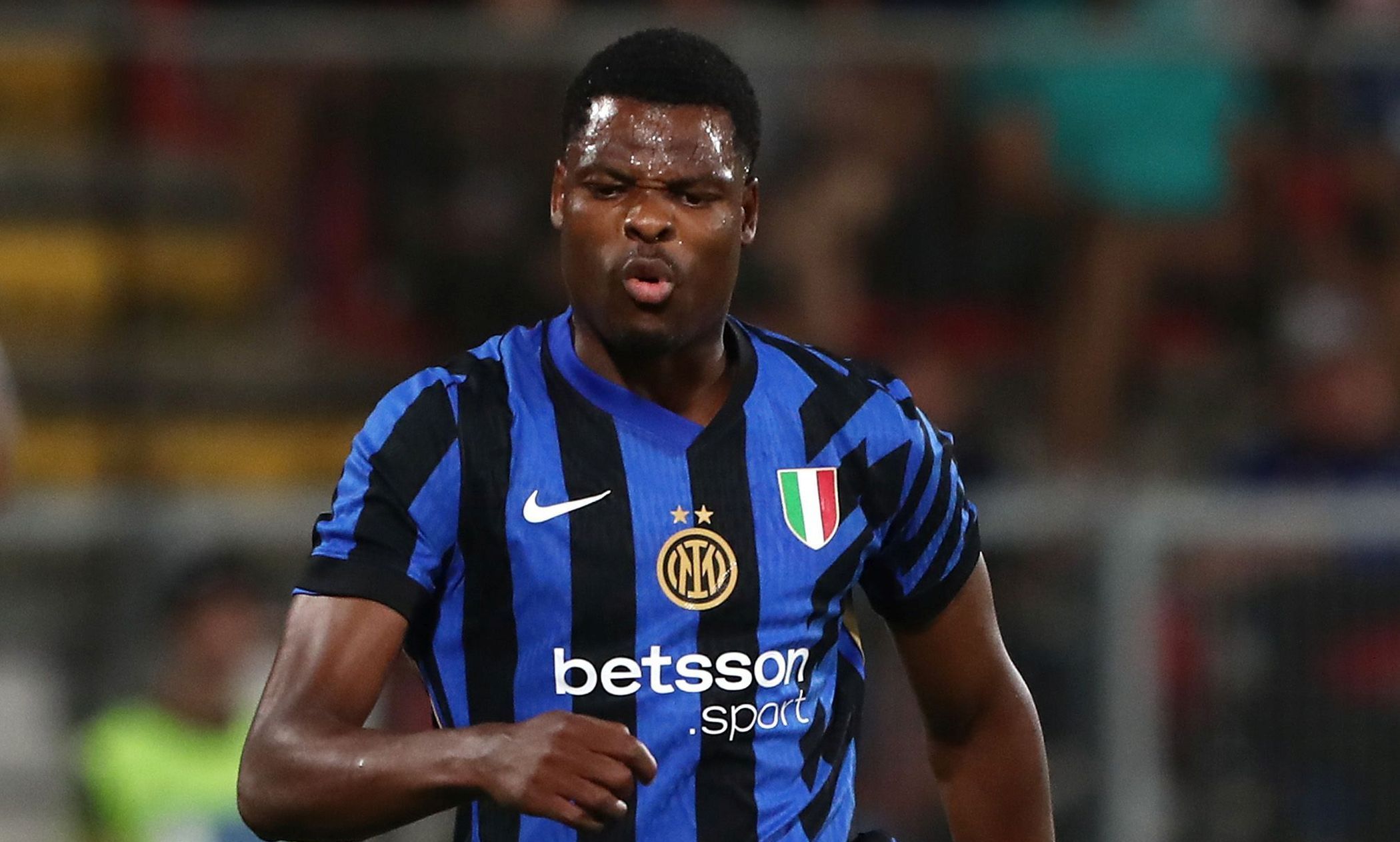 Inter, Costacurta su Dumfries: "Era beccato dal pubblico, una volta lo ...
