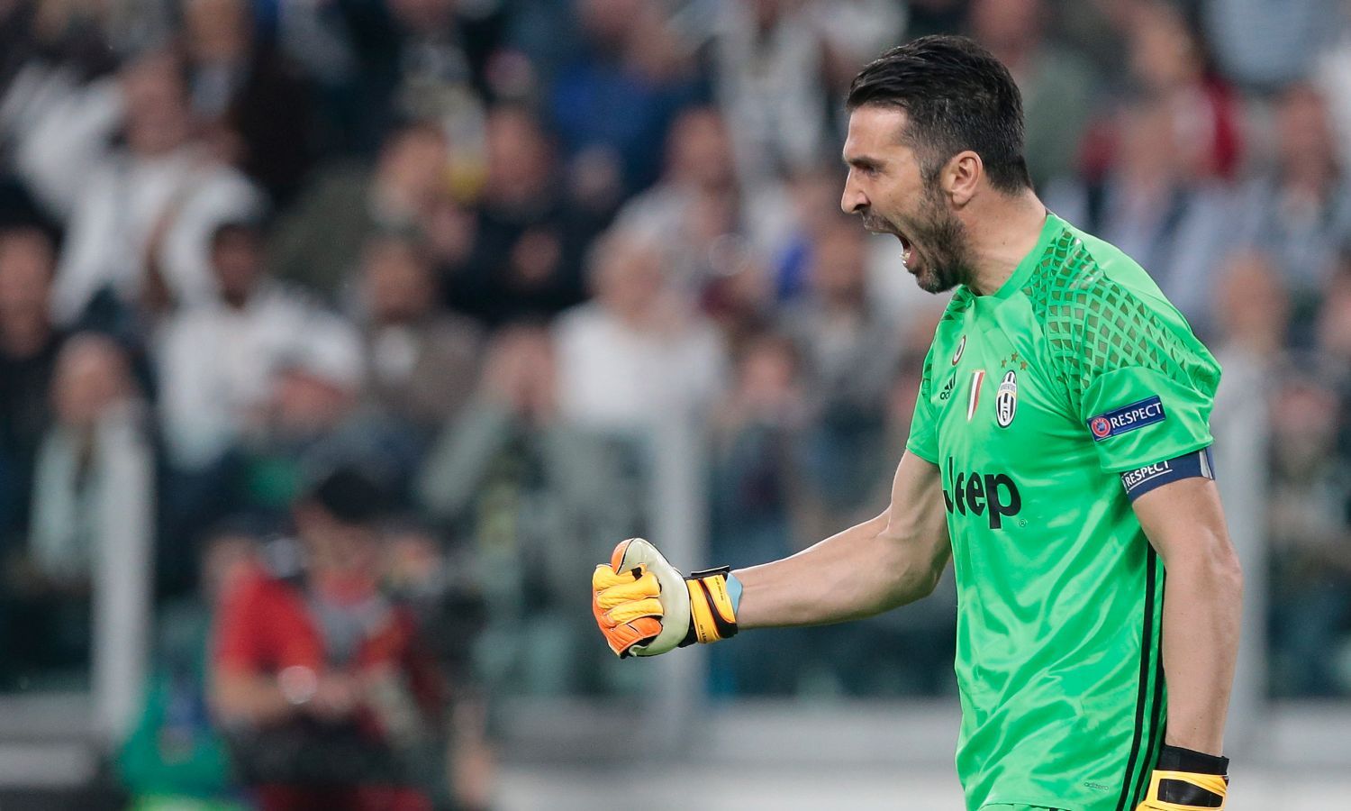 Buffon: 'Dybala simbolo della Juve. Spero i cinesi sappiano cos'è il ...