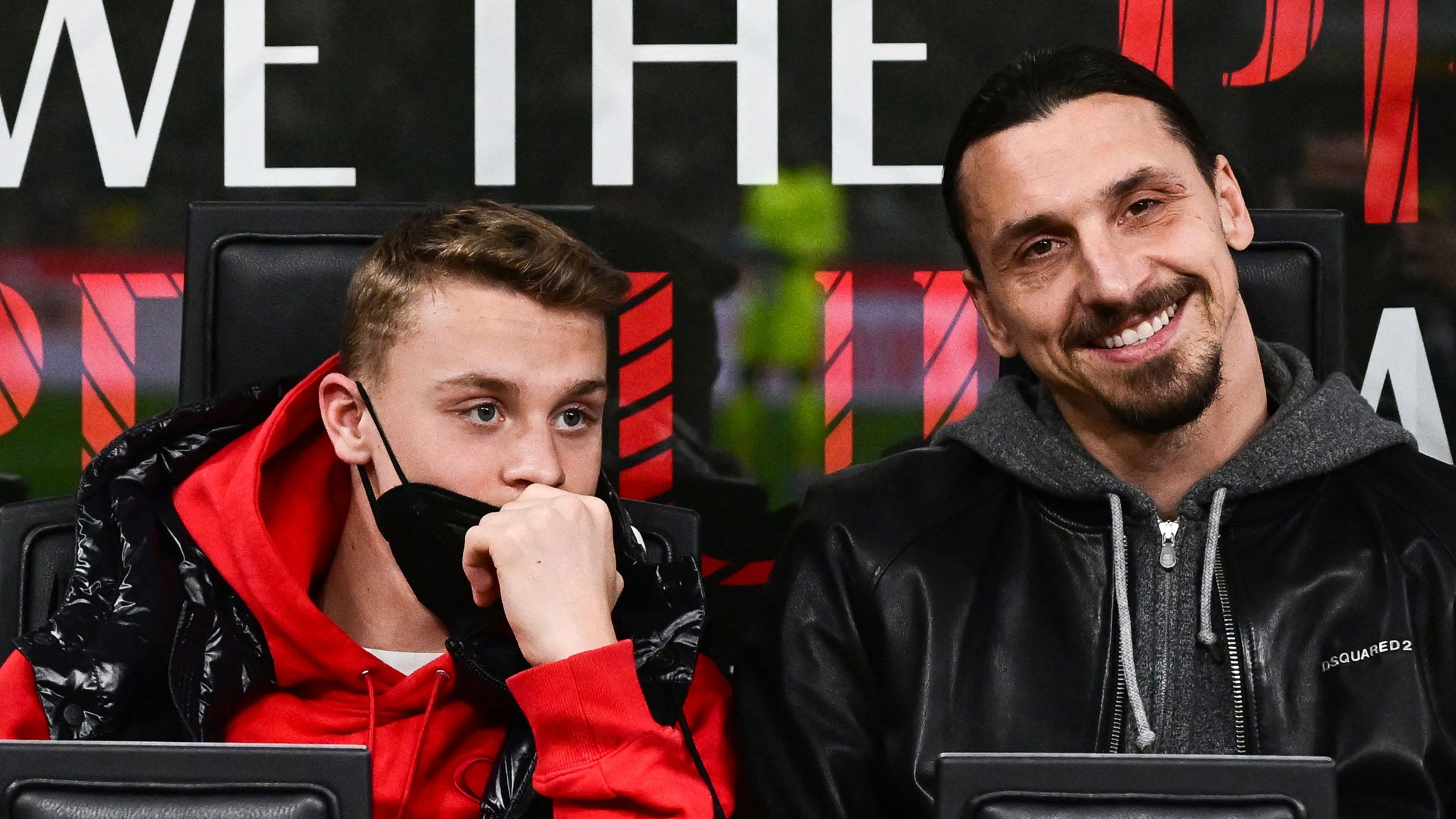 Milan, Ibrahimovic ha completato le visite mediche con l'Ajax: annuncio ...