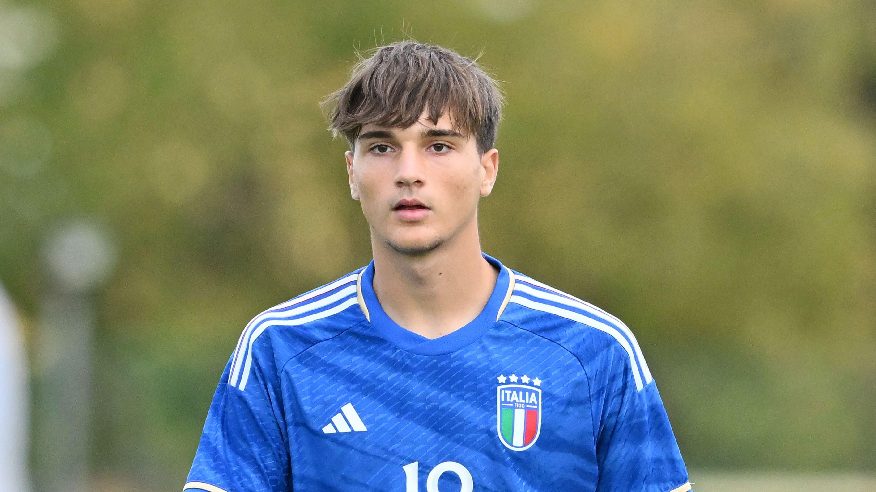 Milan, chi è Alex Castiello: l'attaccante classe 2007 convocato da ...