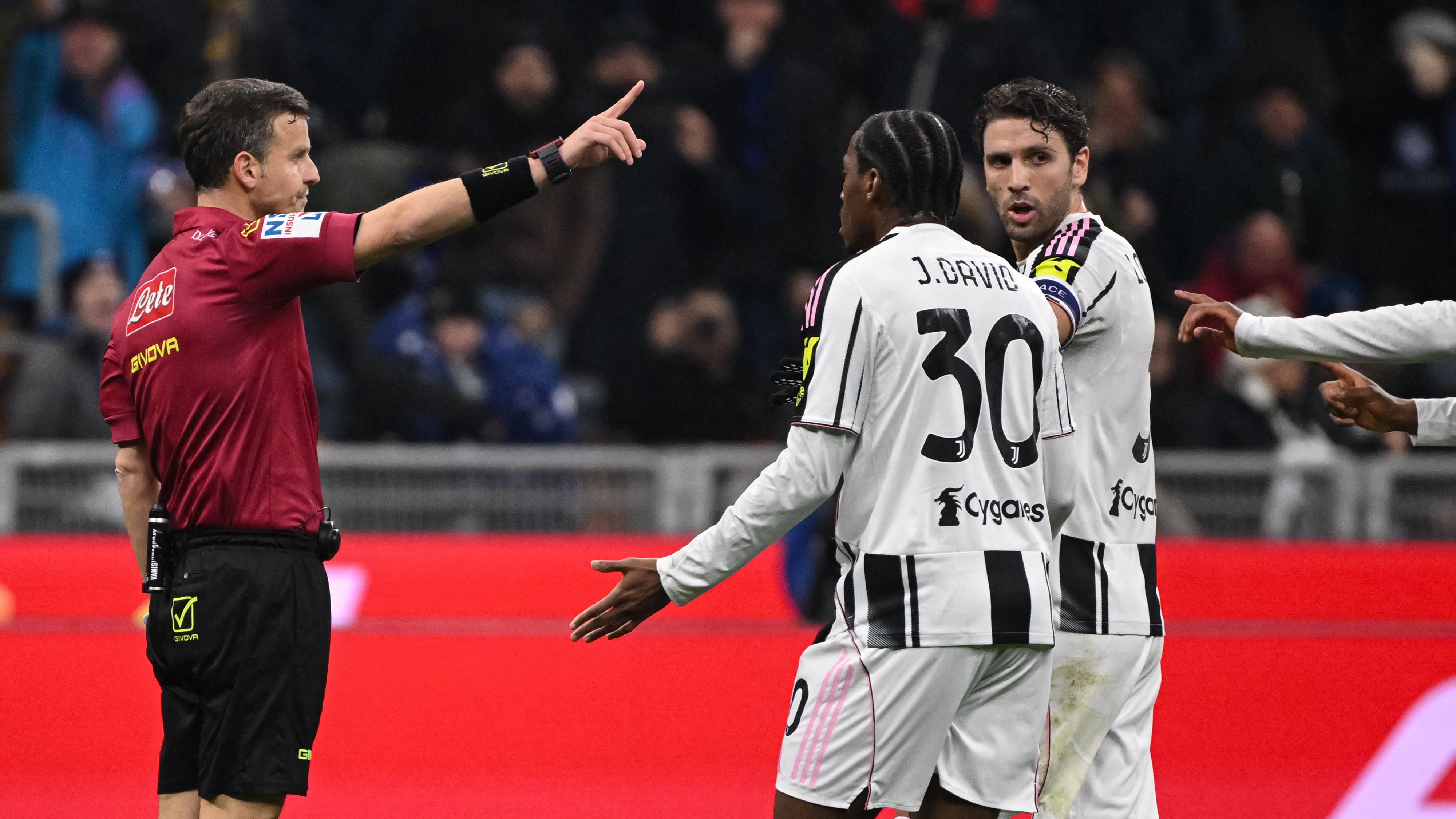 Inter-Juventus, per La Penna un lungo stop: doppio errore su Kalulu ...