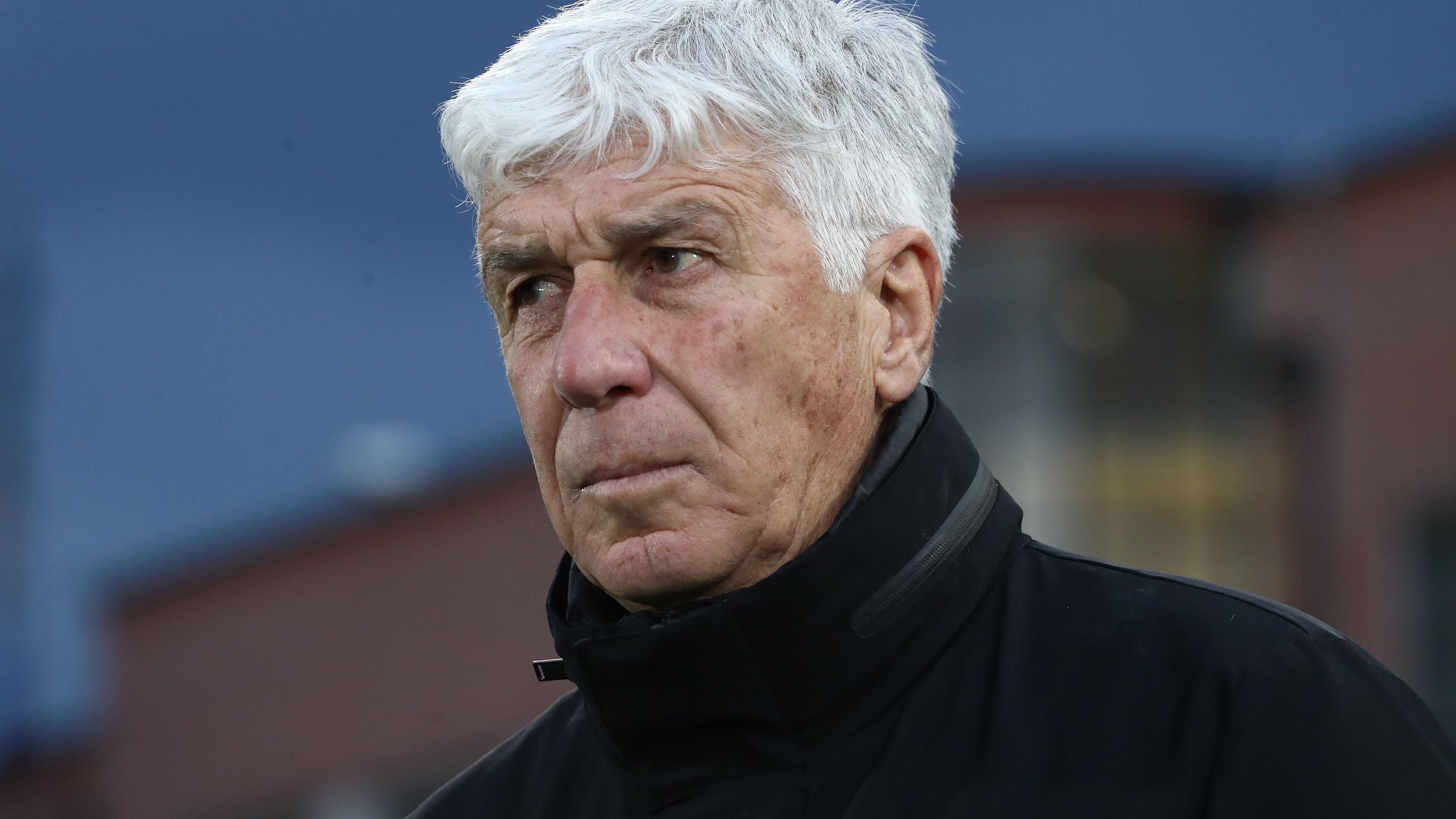 Roma, furia Gasperini sul rosso a Wesley: fa volare i fogli dell ...