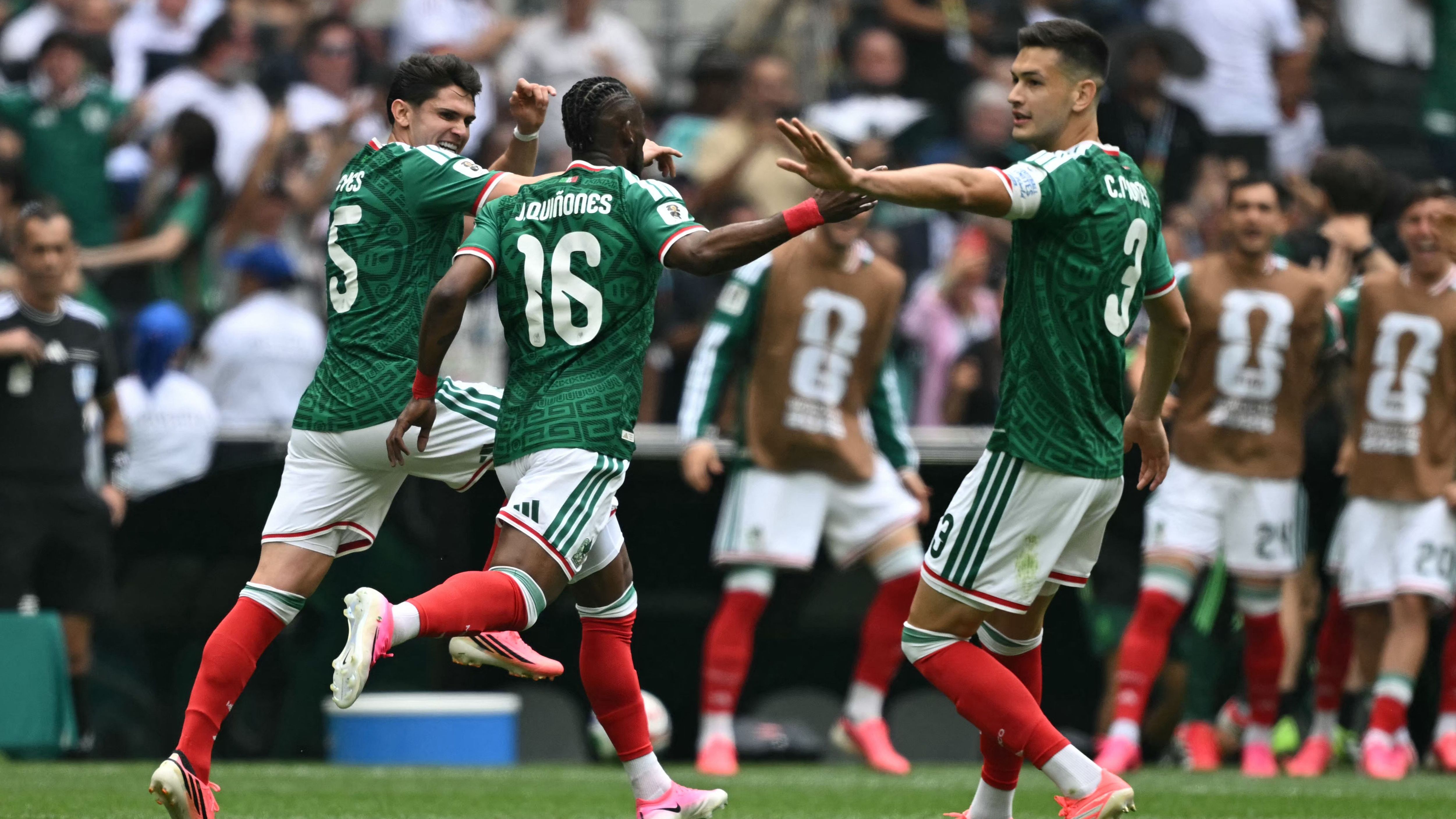 Chi è Quinones, l'autore del primo goal dei Mondiali con il Messico che ...