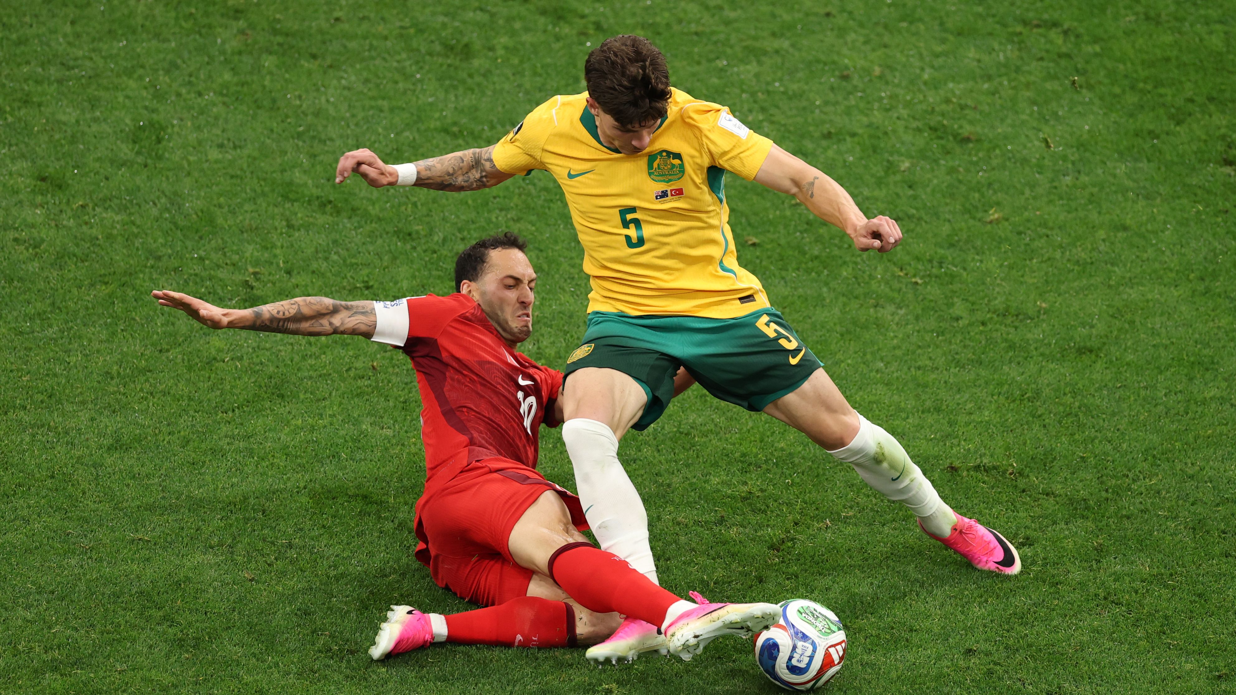 Com'è andato l'esordio di Calhanoglu ai Mondiali con la Turchia: la ...